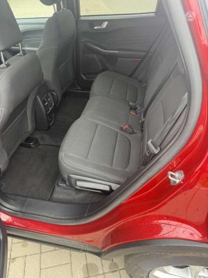 Red Ford Kuga 2023 in Vilnius, with an engine capacity of 2.49 L and mileage of 84 thousand km for 19300 €, photo 13 on AUTOMOTO.COM.LV