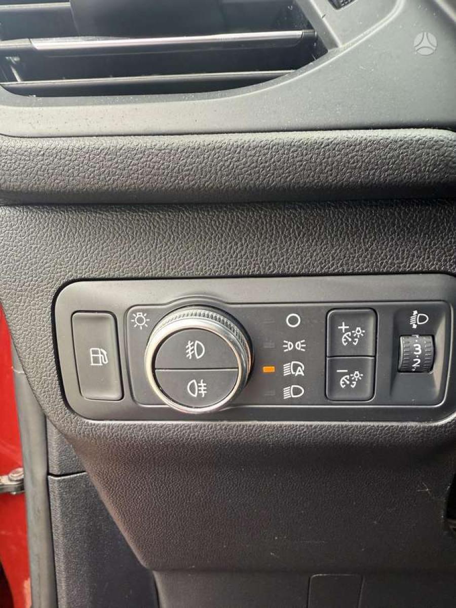 Red Ford Kuga 2023 in Vilnius, with an engine capacity of 2.49 L and mileage of 84 thousand km for 19300 €, photo 17 on AUTOMOTO.COM.LV
