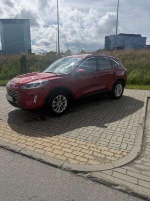 Красный Форд Куга 2023 в Вильнюс, объемом двигателя 2.49 л и пробегом 84 тыс. км за 19200 €, фото 8 на AUTOMOTO.COM.LV