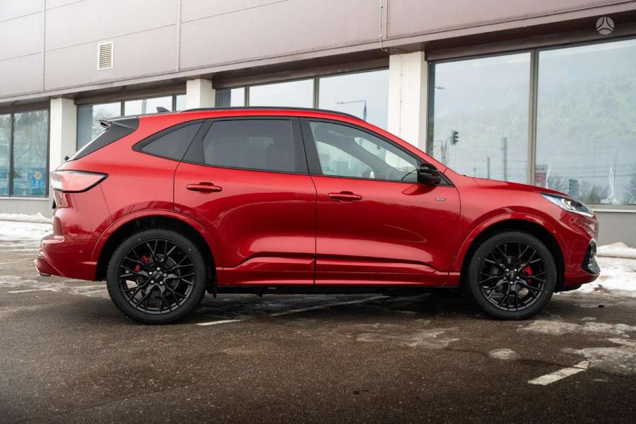 Sarkans Ford Kuga 2024 Viļņa, ar dzinēja tilpumu 2.49 L un nobraukumu 26 tūkst. km par 24950 €, foto 5 vietnē AUTOMOTO.COM.LV