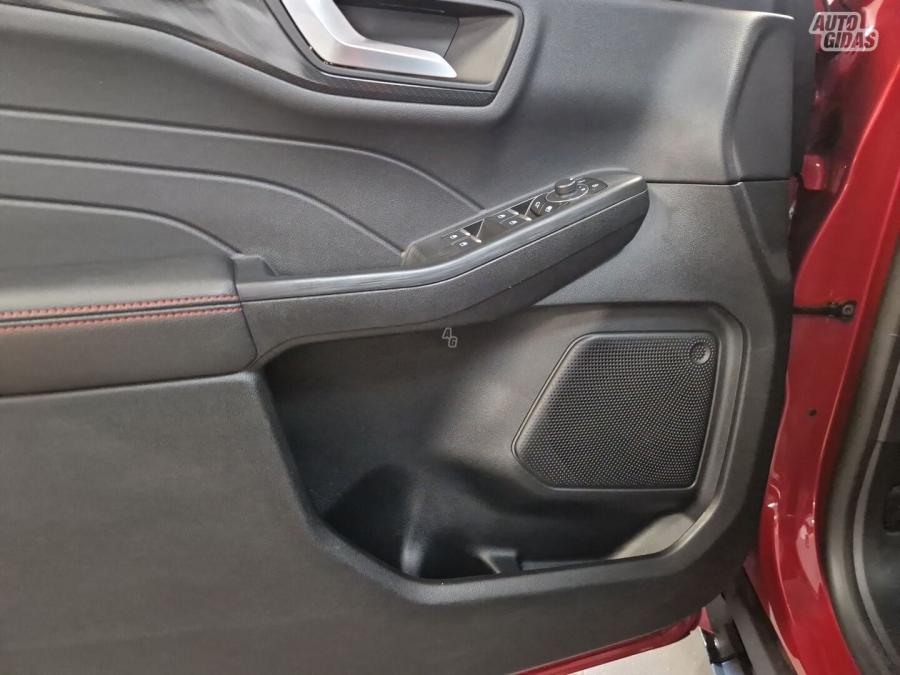 Red Ford Kuga 2024 in Vilnius, with an engine capacity of 2.50 L and mileage of 36 thousand km for 24900 €, photo 15 on AUTOMOTO.COM.LV