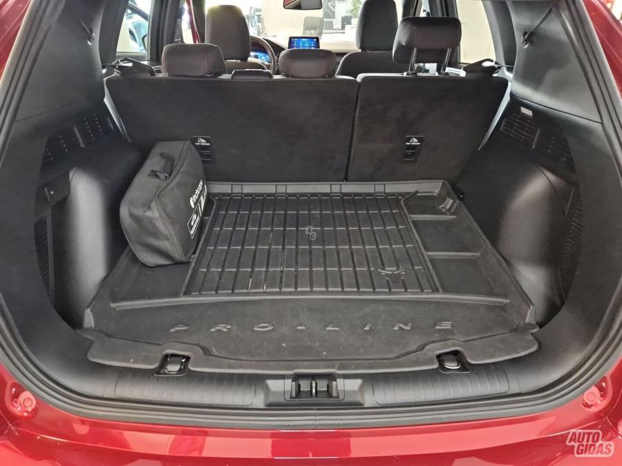 Red Ford Kuga 2024 in Vilnius, with an engine capacity of 2.50 L and mileage of 36 thousand km for 24900 €, photo 22 on AUTOMOTO.COM.LV