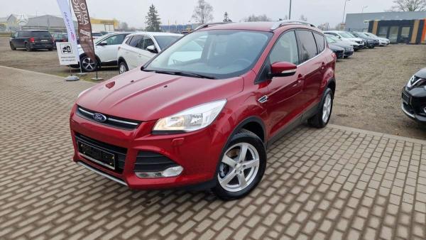 Sarkans Ford Kuga 2015 Marijampole, ar dzinēja tilpumu 1.50 L un nobraukumu 157 tūkst. km par 8500 €, foto 1 vietnē AUTOMOTO.COM.LV