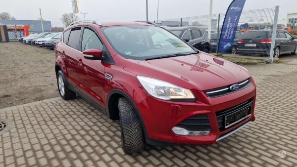 Sarkans Ford Kuga 2015 Marijampole, ar dzinēja tilpumu 1.50 L un nobraukumu 157 tūkst. km par 8500 €, foto 3 vietnē AUTOMOTO.COM.LV