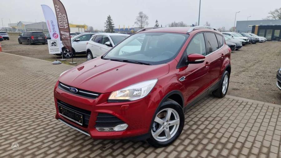Red Ford Kuga 2015 in Marijampole, with an engine capacity of 1.50 L and mileage of 157 thousand km for 8500 €, photo 4 on AUTOMOTO.COM.LV