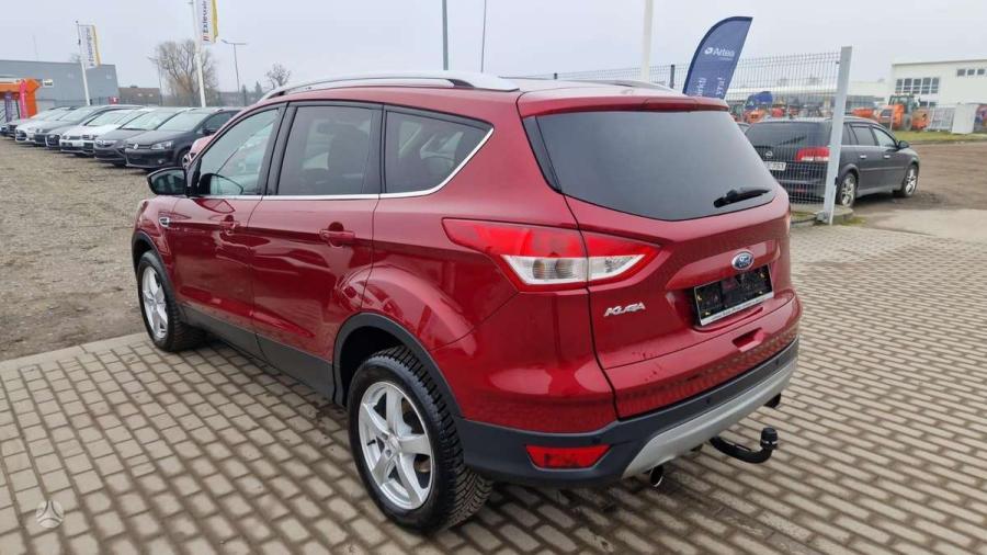 Red Ford Kuga 2015 in Marijampole, with an engine capacity of 1.50 L and mileage of 157 thousand km for 8500 €, photo 12 on AUTOMOTO.COM.LV