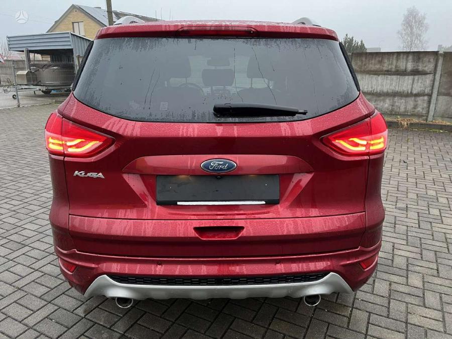 Red Ford Kuga 2016 in Taurage, with an engine capacity of 2.00 L and mileage of 300 thousand km for 8500 €, photo 4 on AUTOMOTO.COM.LV