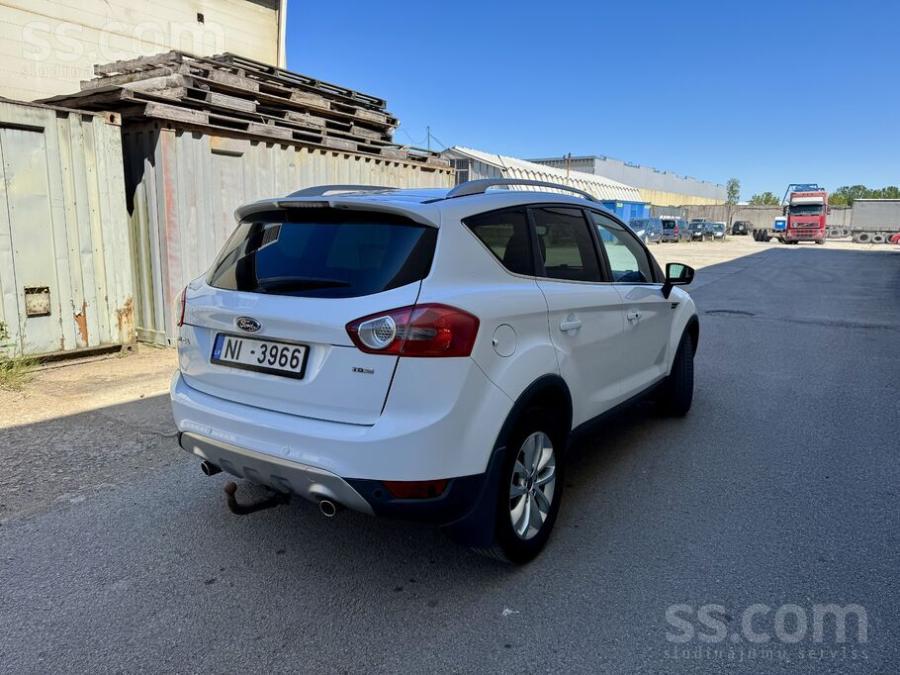 White Ford Kuga 2008 in Riga, with an engine capacity of 2.00 L and mileage of 229 thousand km for 5000 €, photo 4 on AUTOMOTO.COM.LV