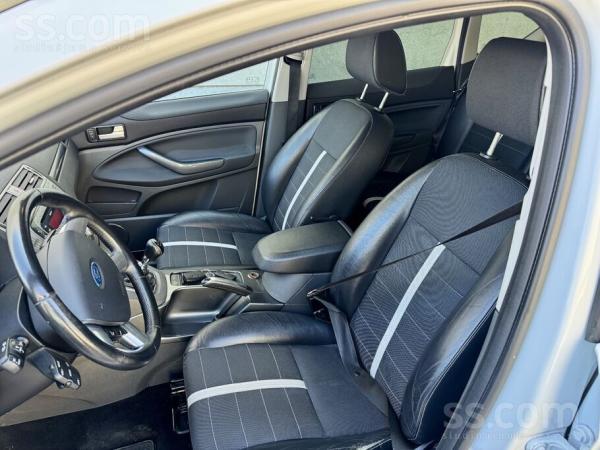 Balts Ford Kuga 2008 Rīga, ar dzinēja tilpumu 2.00 L un nobraukumu 229 tūkst. km par 5000 €, foto 5 vietnē AUTOMOTO.COM.LV
