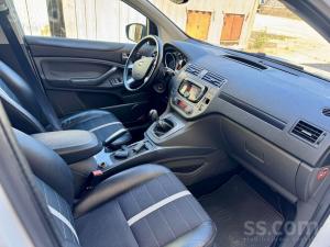 White Ford Kuga 2008 in Riga, with an engine capacity of 2.00 L and mileage of 229 thousand km for 5000 €, photo 8 on AUTOMOTO.COM.LV