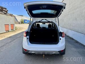 White Ford Kuga 2008 in Riga, with an engine capacity of 2.00 L and mileage of 229 thousand km for 5000 €, photo 10 on AUTOMOTO.COM.LV