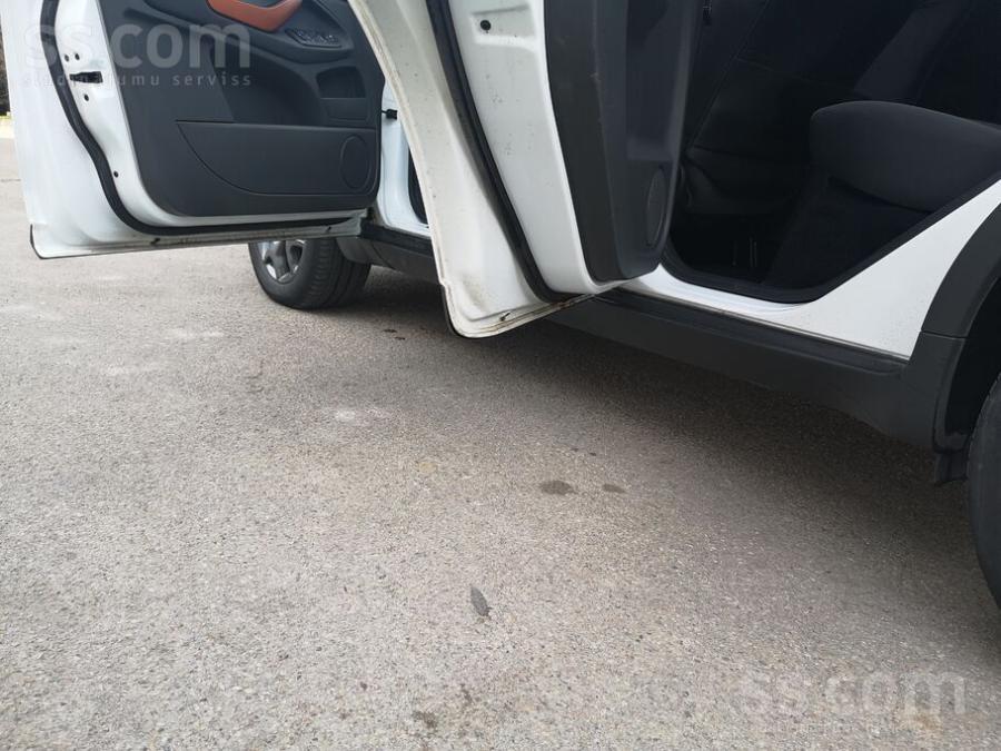Balts Ford Kuga 2008 Rīga, ar dzinēja tilpumu 2.00 L un nobraukumu 0 tūkst. km par 4290 €, foto 19 vietnē AUTOMOTO.COM.LV