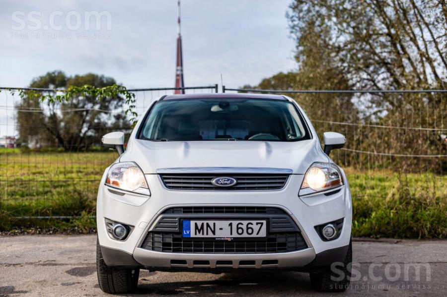 White Ford Kuga 2008 in Riga, with an engine capacity of 2.00 L and mileage of 373 thousand km for 4990 €, photo 4 on AUTOMOTO.COM.LV