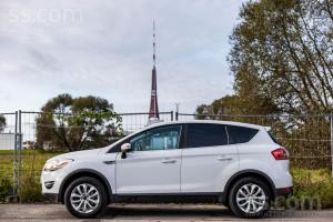 White Ford Kuga 2008 in Riga, with an engine capacity of 2.00 L and mileage of 373 thousand km for 4990 €, photo 5 on AUTOMOTO.COM.LV