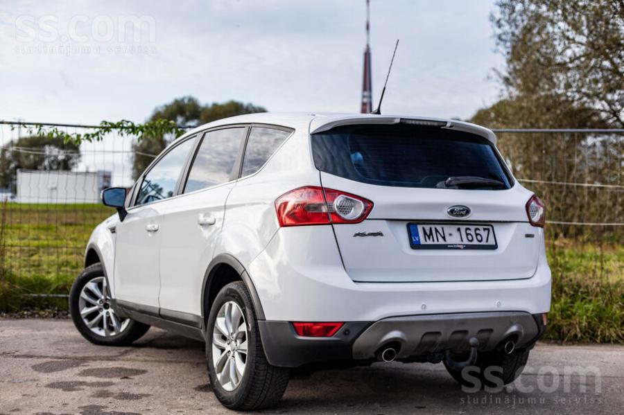 White Ford Kuga 2008 in Riga, with an engine capacity of 2.00 L and mileage of 373 thousand km for 4990 €, photo 7 on AUTOMOTO.COM.LV