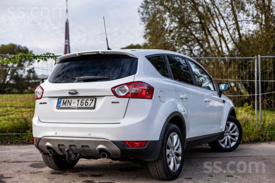 White Ford Kuga 2008 in Riga, with an engine capacity of 2.00 L and mileage of 373 thousand km for 4990 €, photo 8 on AUTOMOTO.COM.LV