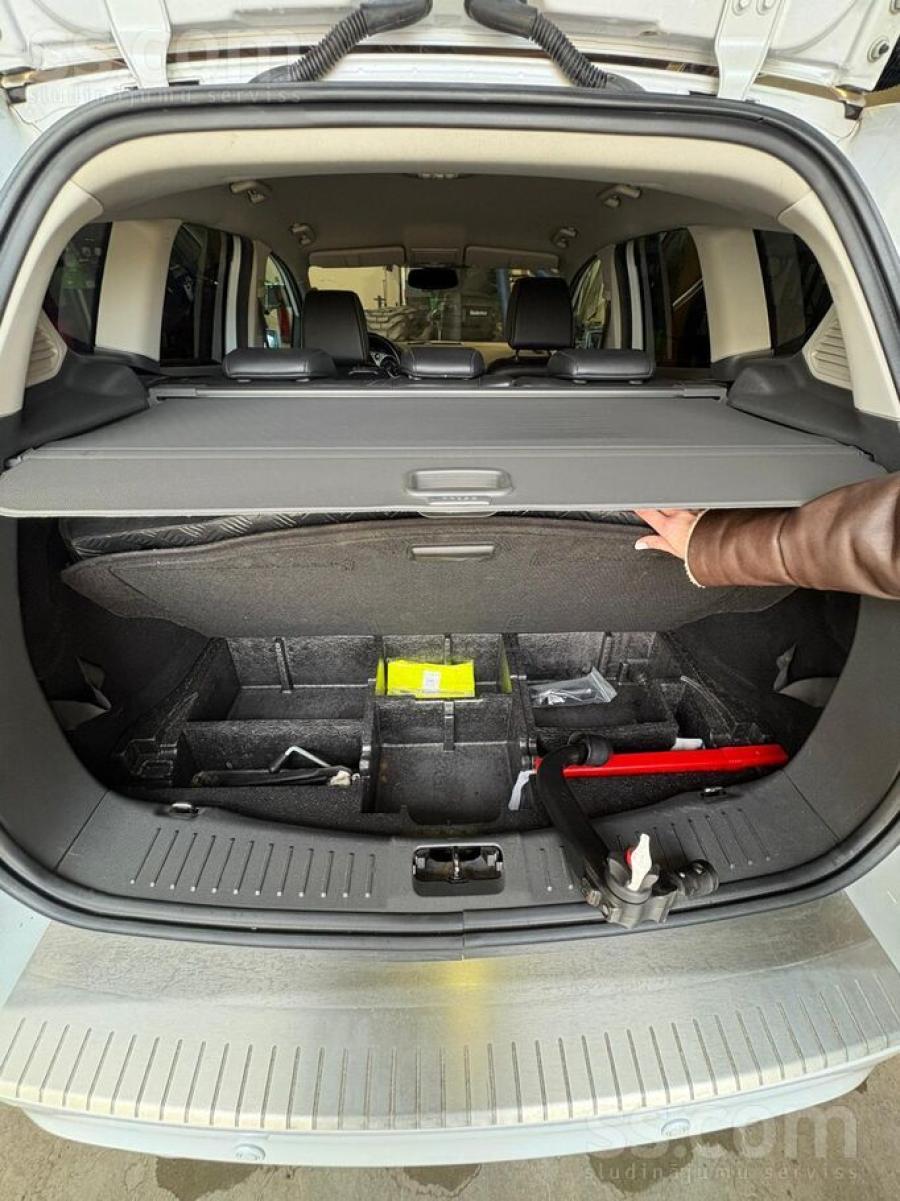Balts Ford Kuga 2009 Valmiera, ar dzinēja tilpumu 2.00 L un nobraukumu 278 tūkst. km par 4700 €, foto 13 vietnē AUTOMOTO.COM.LV