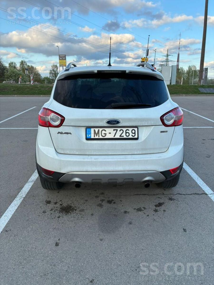 Balts Ford Kuga 2009 Rīga, ar dzinēja tilpumu 2.00 L un nobraukumu 286 tūkst. km par 4000 €, foto 9 vietnē AUTOMOTO.COM.LV