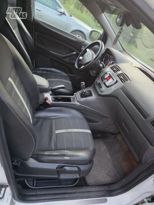 White Ford Kuga 2009 in Kaunas, with an engine capacity of 2.00 L and mileage of 410 thousand km for 3200 €, photo 10 on AUTOMOTO.COM.LV