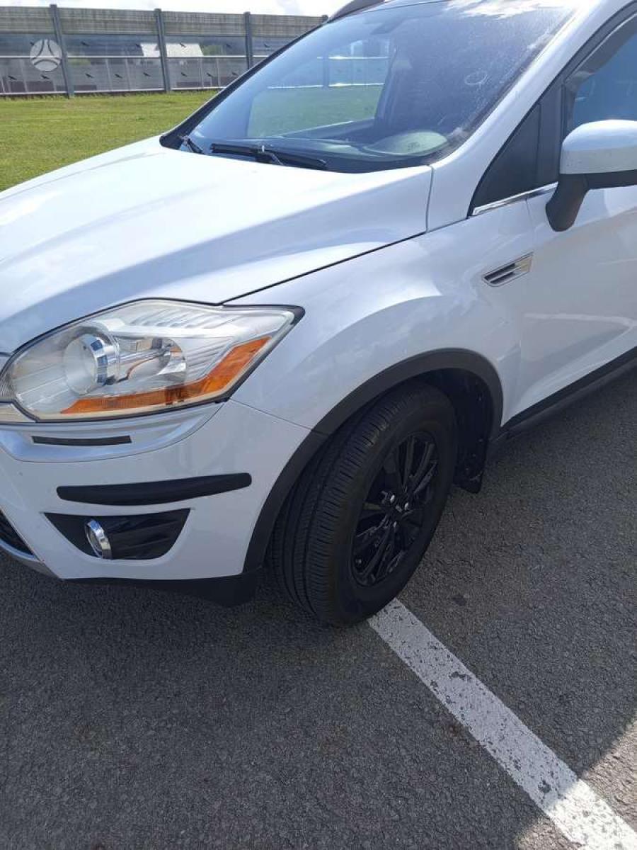 White Ford Kuga 2009 in Kazlu Ruda, with an engine capacity of 2.00 L and mileage of 277 thousand km for 5250 €, photo 4 on AUTOMOTO.COM.LV