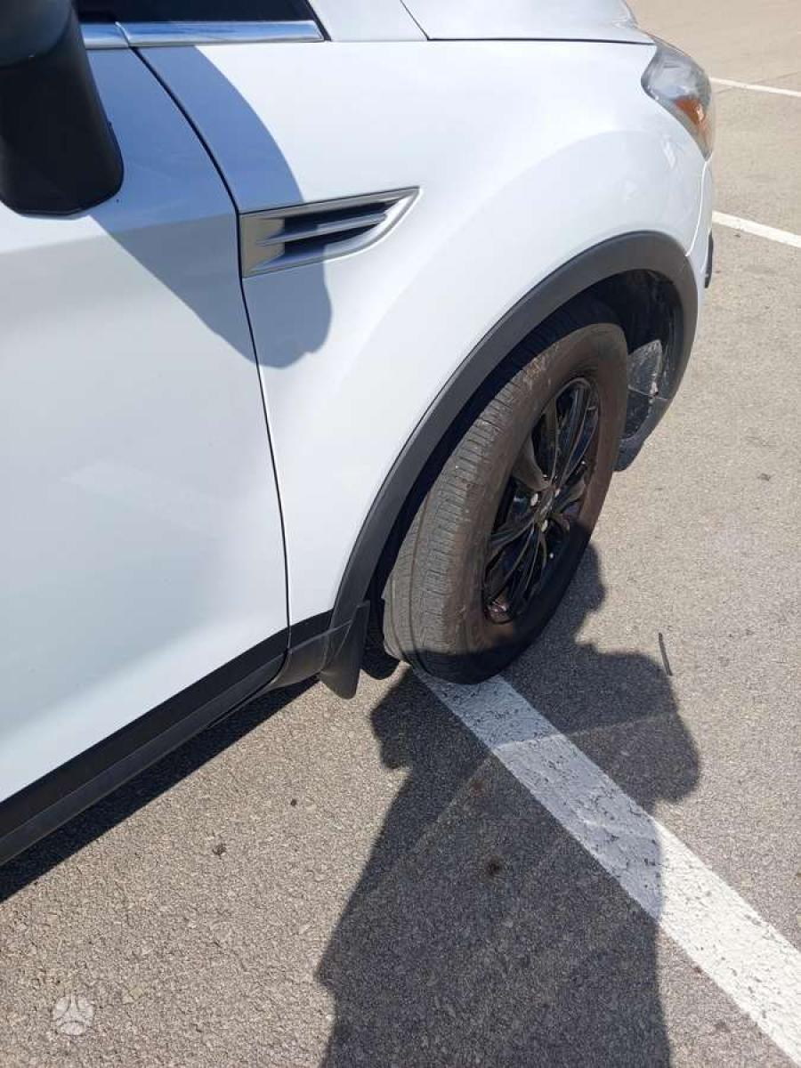 White Ford Kuga 2009 in Kazlu Ruda, with an engine capacity of 2.00 L and mileage of 277 thousand km for 5250 €, photo 5 on AUTOMOTO.COM.LV