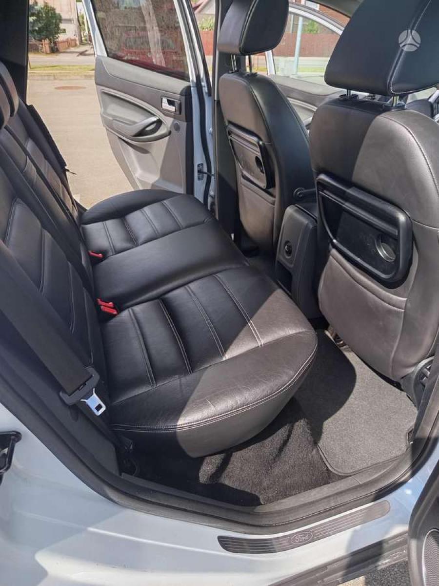 White Ford Kuga 2009 in Kazlu Ruda, with an engine capacity of 2.00 L and mileage of 277 thousand km for 5250 €, photo 13 on AUTOMOTO.COM.LV