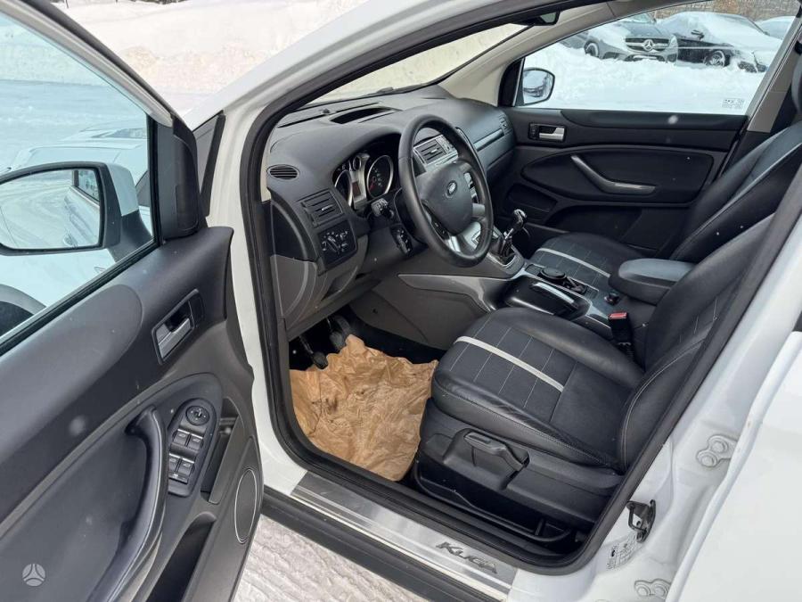 Balts Ford Kuga 2010 Telšiai, ar dzinēja tilpumu 2.00 L un nobraukumu 257 tūkst. km par 5800 €, foto 14 vietnē AUTOMOTO.COM.LV