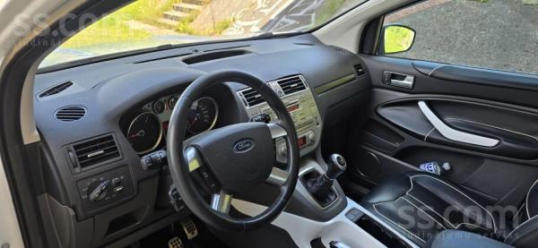 White Ford Kuga 2010 in Ventspils, with an engine capacity of 2.00 L and mileage of 278 thousand km for 4900 €, photo 10 on AUTOMOTO.COM.LV