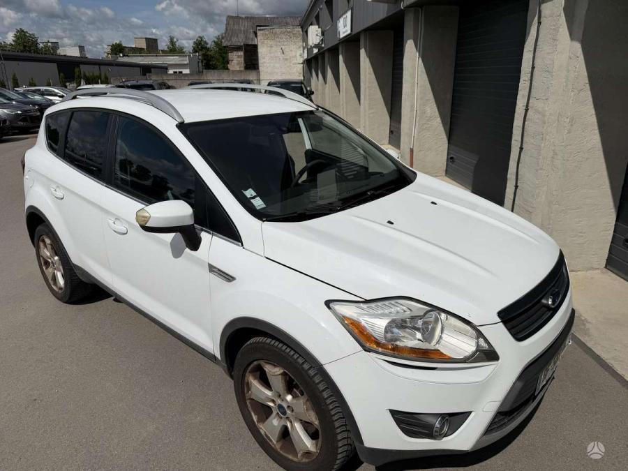 Balts Ford Kuga 2010 Šauļi, ar dzinēja tilpumu 2.00 L un nobraukumu 254 tūkst. km par 4400 €, foto 5 vietnē AUTOMOTO.COM.LV