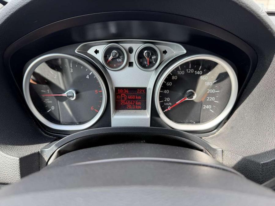 Balts Ford Kuga 2010 Šauļi, ar dzinēja tilpumu 2.00 L un nobraukumu 254 tūkst. km par 4400 €, foto 15 vietnē AUTOMOTO.COM.LV