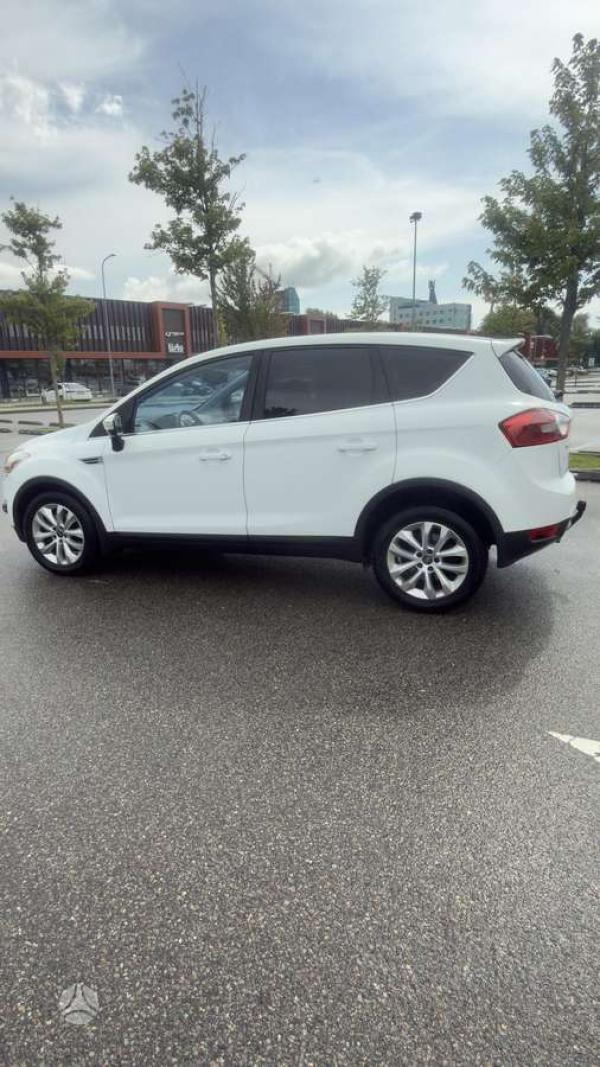 White Ford Kuga 2010 in Klaipeda, with an engine capacity of 2.00 L and mileage of 281 thousand km for 6500 €, photo 2 on AUTOMOTO.COM.LV