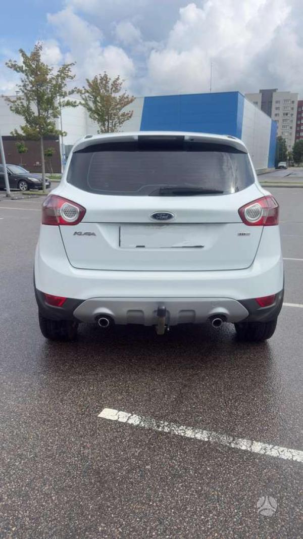 White Ford Kuga 2010 in Klaipeda, with an engine capacity of 2.00 L and mileage of 281 thousand km for 6500 €, photo 4 on AUTOMOTO.COM.LV
