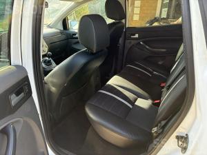 Balts Ford Kuga 2010 Daugavpils, ar dzinēja tilpumu 2.00 L un nobraukumu 0 tūkst. km par 5650 €, foto 12 vietnē AUTOMOTO.COM.LV