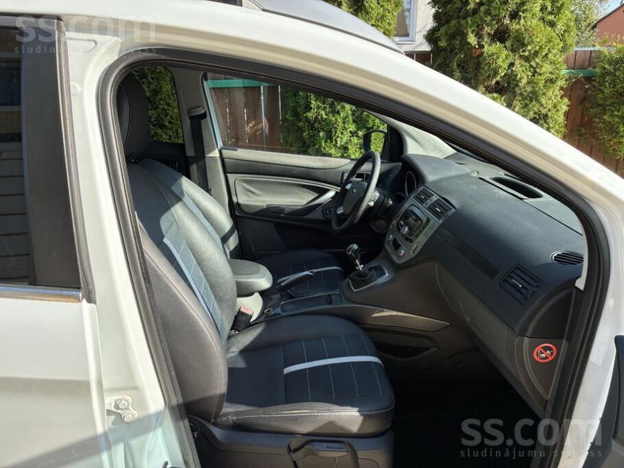 Balts Ford Kuga 2010 Daugavpils, ar dzinēja tilpumu 2.00 L un nobraukumu 0 tūkst. km par 5650 €, foto 14 vietnē AUTOMOTO.COM.LV