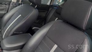 White Ford Kuga 2011 in Riga, with an engine capacity of 2.00 L and mileage of 262 thousand km for 6400 €, photo 5 on AUTOMOTO.COM.LV