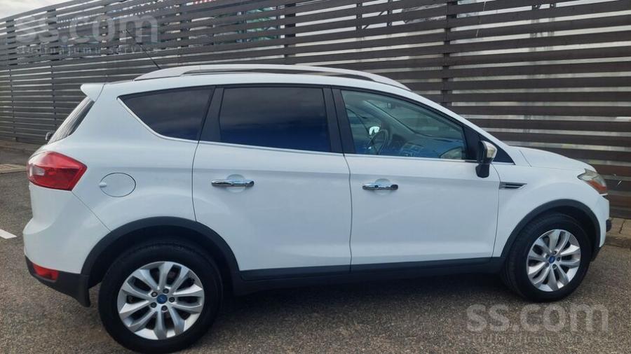 White Ford Kuga 2011 in Riga, with an engine capacity of 2.00 L and mileage of 262 thousand km for 6400 €, photo 10 on AUTOMOTO.COM.LV