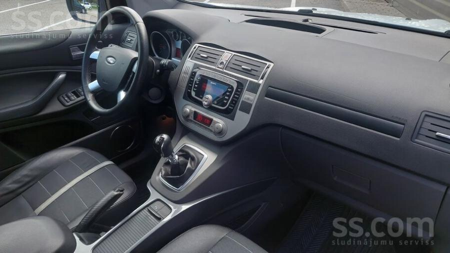 White Ford Kuga 2011 in Riga, with an engine capacity of 2.00 L and mileage of 262 thousand km for 6400 €, photo 12 on AUTOMOTO.COM.LV