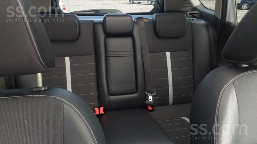 White Ford Kuga 2011 in Riga, with an engine capacity of 2.00 L and mileage of 262 thousand km for 6400 €, photo 33 on AUTOMOTO.COM.LV
