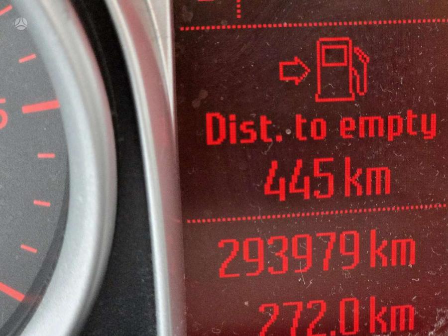 White Ford Kuga 2011 in Mazeikiai, with an engine capacity of 2.00 L and mileage of 294 thousand km for 5100 €, photo 24 on AUTOMOTO.COM.LV