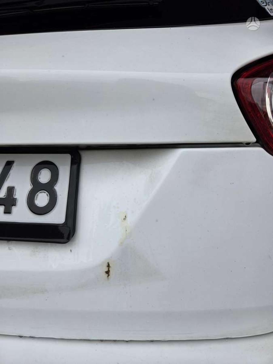 White Ford Kuga 2011 in Mazeikiai, with an engine capacity of 2.00 L and mileage of 294 thousand km for 5100 €, photo 25 on AUTOMOTO.COM.LV