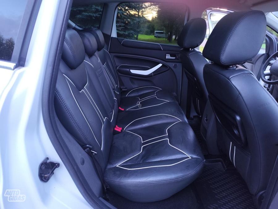 White Ford Kuga 2011 in Mazeikiai, with an engine capacity of 2.00 L and mileage of 246 thousand km for 5600 €, photo 14 on AUTOMOTO.COM.LV