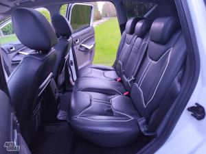 White Ford Kuga 2011 in Mazeikiai, with an engine capacity of 2.00 L and mileage of 246 thousand km for 5600 €, photo 16 on AUTOMOTO.COM.LV
