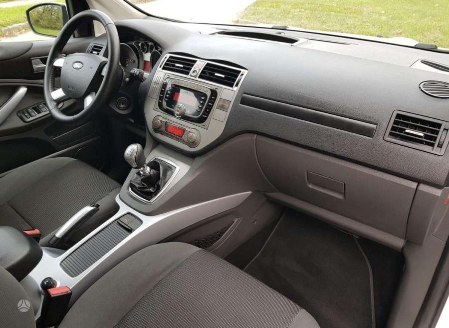 White Ford Kuga 2011 in Siauliai, with an engine capacity of 2.00 L and mileage of 205 thousand km for 4700 €, photo 10 on AUTOMOTO.COM.LV