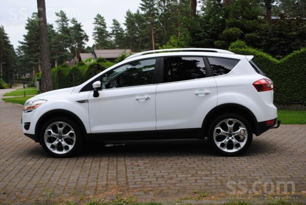 White Ford Kuga 2012 in Riga, with an engine capacity of 2.00 L and mileage of 196 thousand km for 6990 €, photo 5 on AUTOMOTO.COM.LV