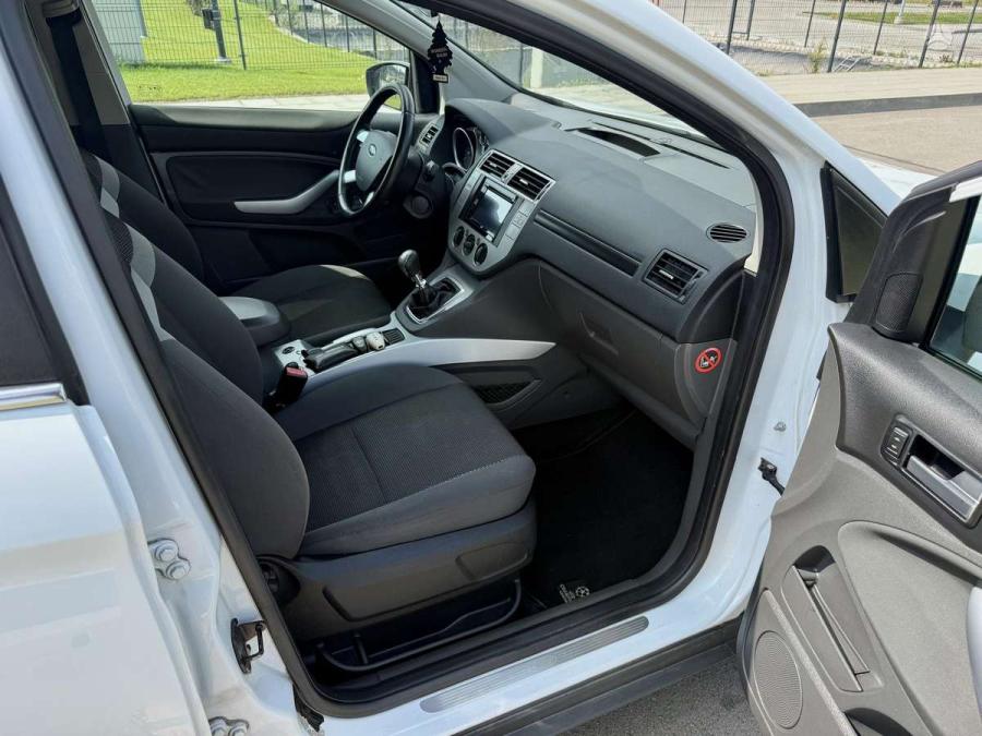 White Ford Kuga 2012 in Vilnius, with an engine capacity of 2.00 L and mileage of 289 thousand km for 4200 €, photo 17 on AUTOMOTO.COM.LV