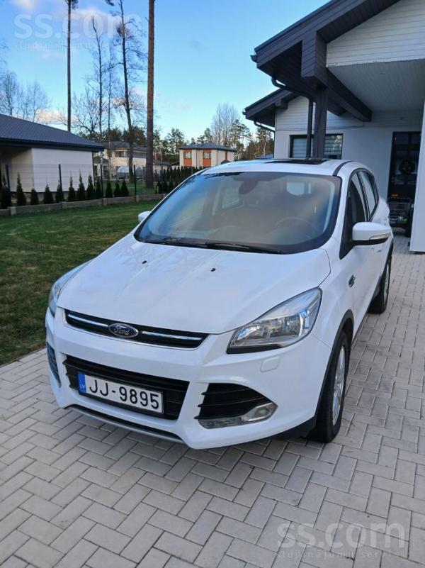 White Ford Kuga 2013 in Riga, with an engine capacity of 2.00 L and mileage of 195 thousand km for 7500 €, photo 1 on AUTOMOTO.COM.LV