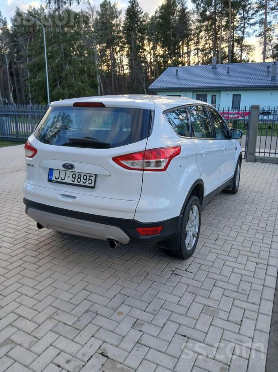 Balts Ford Kuga 2013 Rīga, ar dzinēja tilpumu 2.00 L un nobraukumu 195 tūkst. km par 7500 €, foto 5 vietnē AUTOMOTO.COM.LV