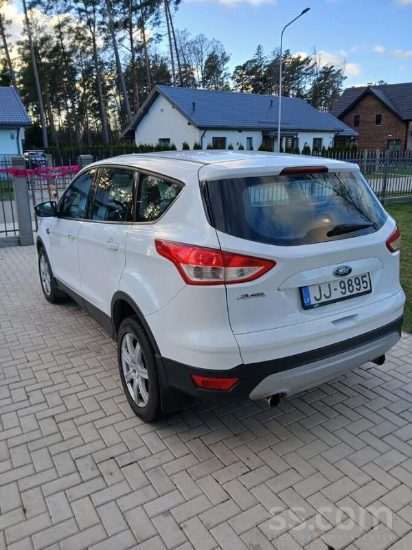 White Ford Kuga 2013 in Riga, with an engine capacity of 2.00 L and mileage of 195 thousand km for 7500 €, photo 6 on AUTOMOTO.COM.LV
