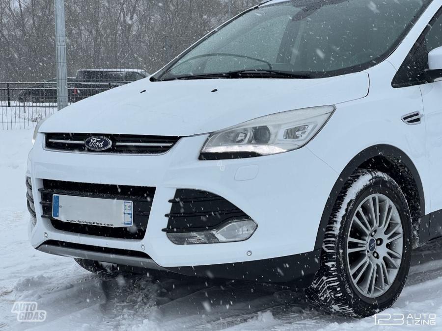 White Ford Kuga 2013 in Taurage, with an engine capacity of 2.00 L and mileage of 216 thousand km for 7500 €, photo 2 on AUTOMOTO.COM.LV
