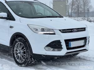 White Ford Kuga 2013 in Taurage, with an engine capacity of 2.00 L and mileage of 216 thousand km for 7500 €, photo 5 on AUTOMOTO.COM.LV